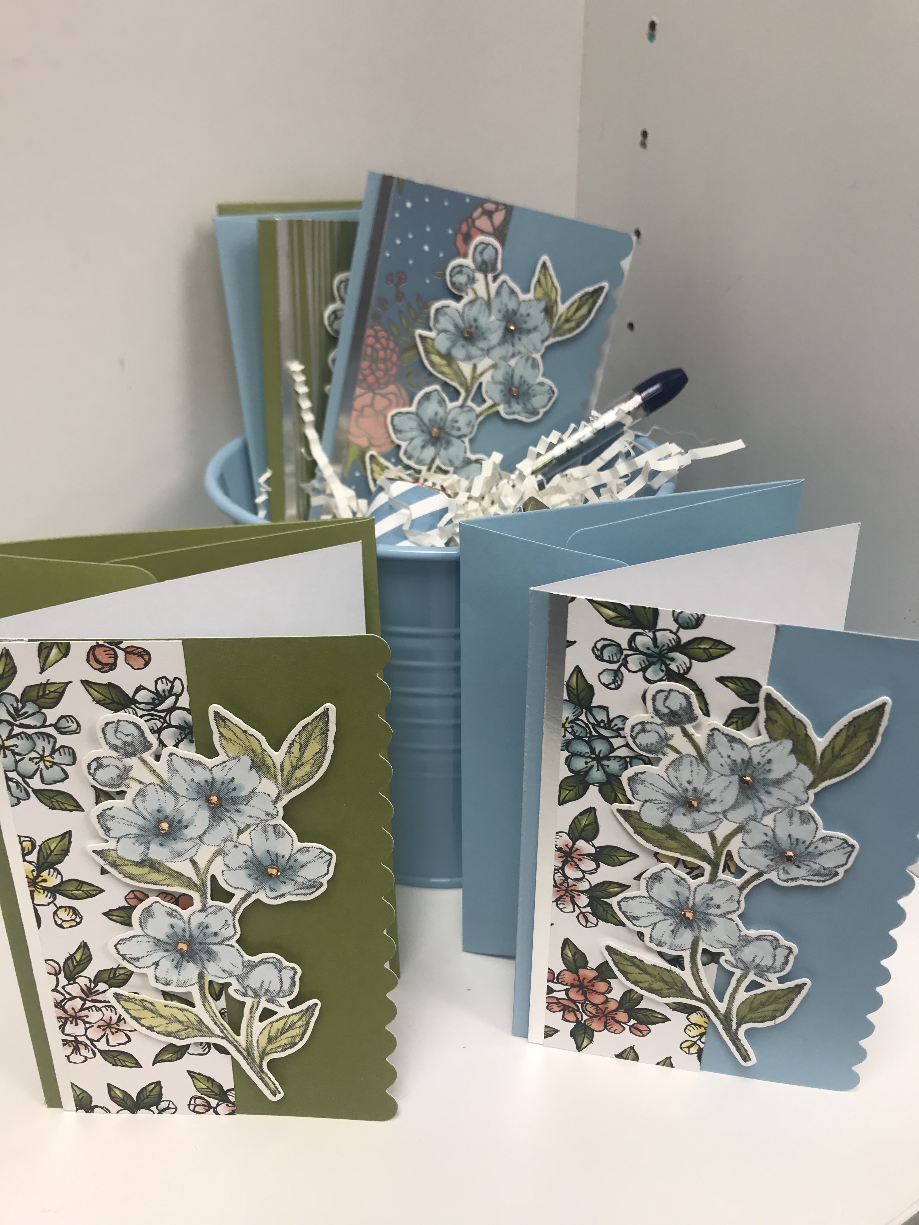 Note Cards Gift Bucket